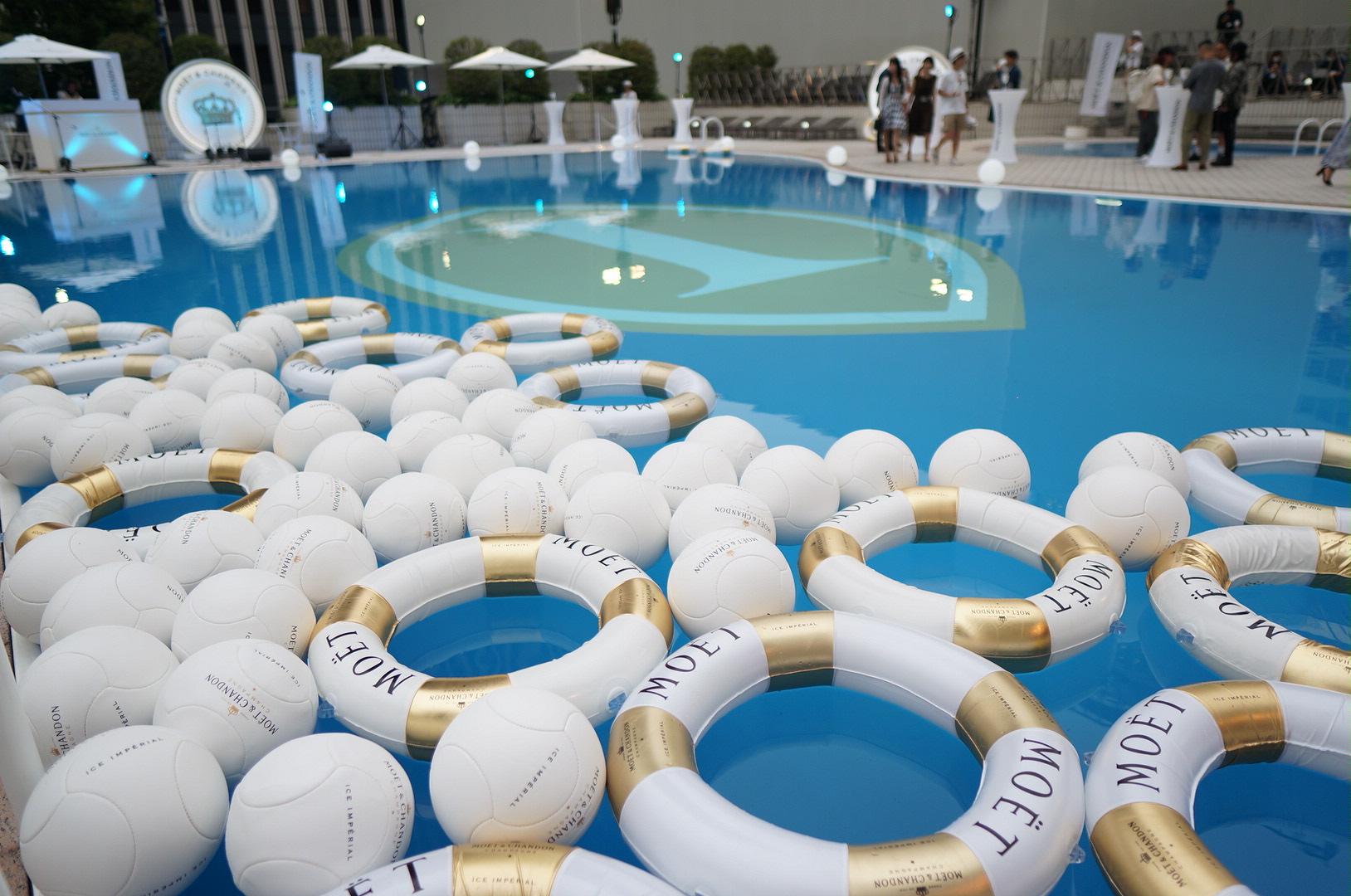 “Summer Beach Club with Moët & Chandon by the skyline”ANAインターコンチネンタルホテル ...