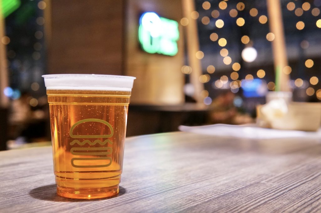 【Shake Shack】こだわりの自家製シーザーソースを使用した“ファインカジュアル”な日本初登場＆期間限定メニュー「チキンシーザーバーガー ...
